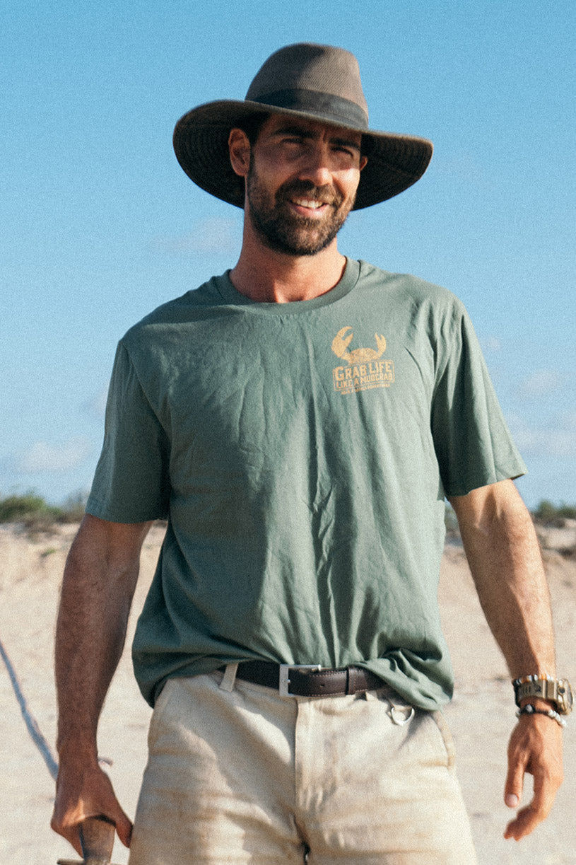 Grab Life Like A Mud Crab Tee - Forest – B2B Adventures